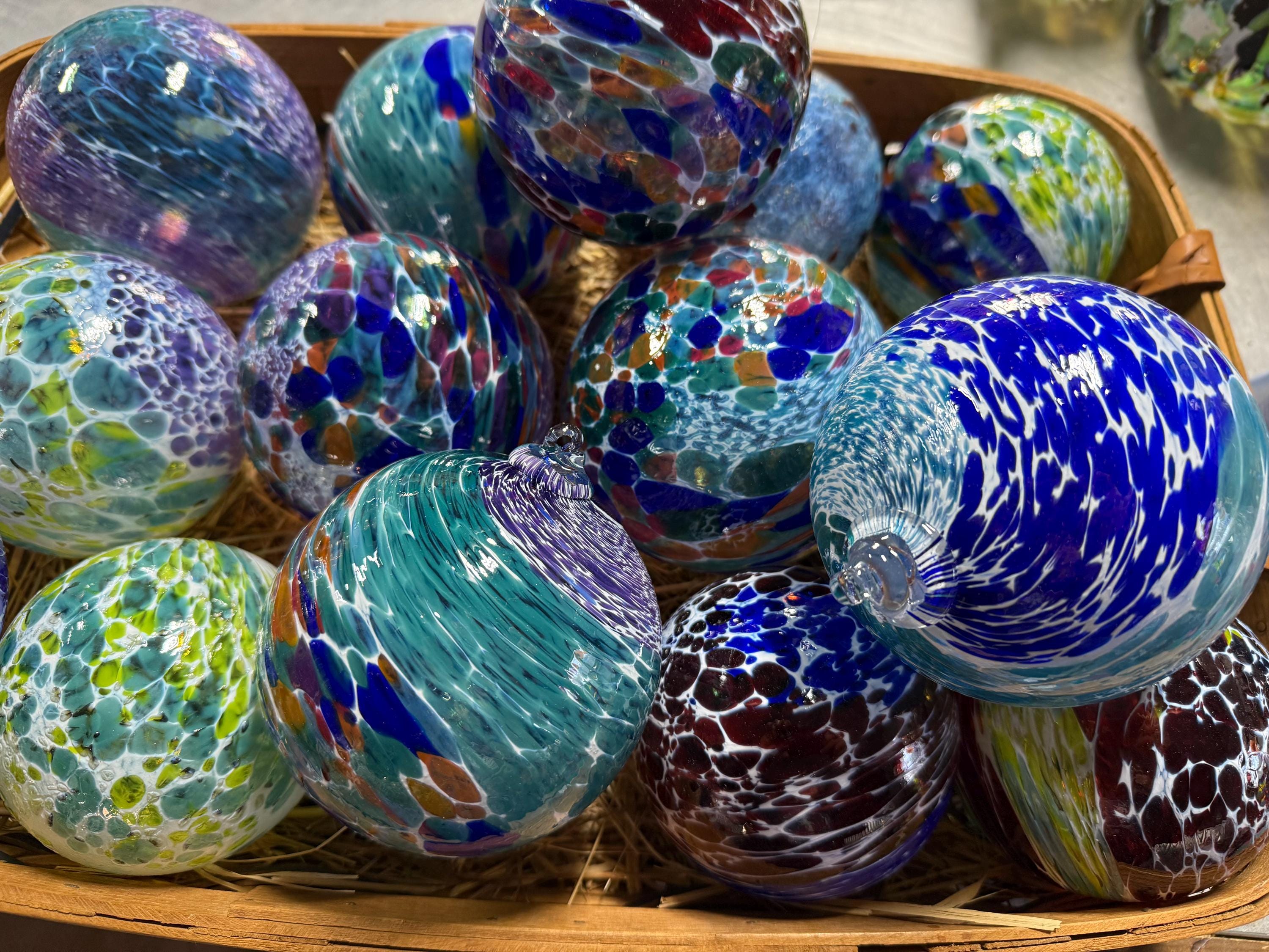 Decorative Hand Blown Glass Balls European Blown Glass Finja Series
