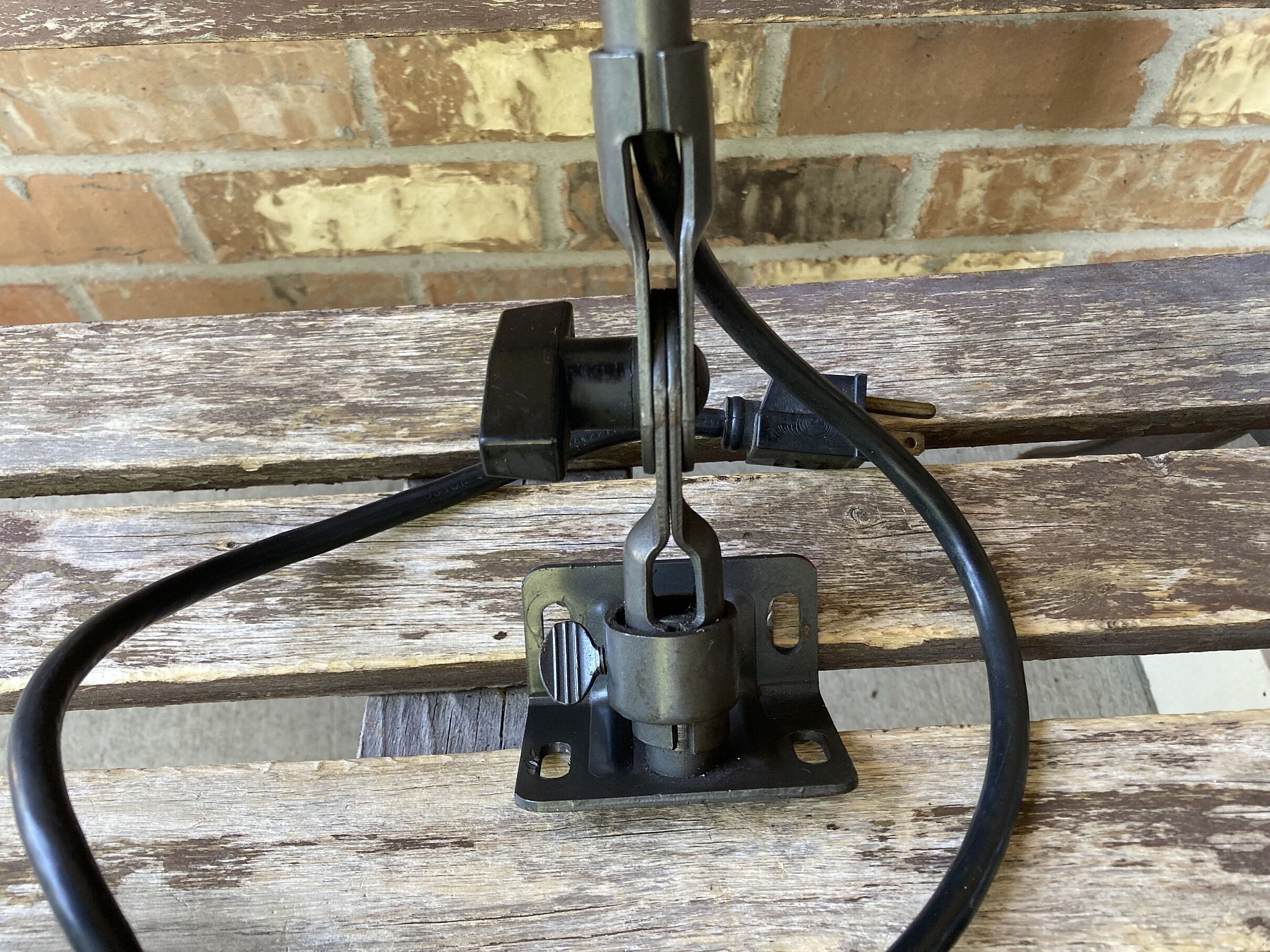 Vintage Dayton Industrial Articulating Table Work Bench Shop Lamp Mid ...