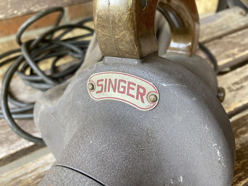 Vintage Industrial Singer Handheld Vacuum Cleaner Model H7 Works Great ...