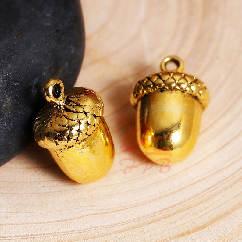 5 Acorn Charms 17mm Wholesale Antiqued Gold Plated Autumn Pendants ...