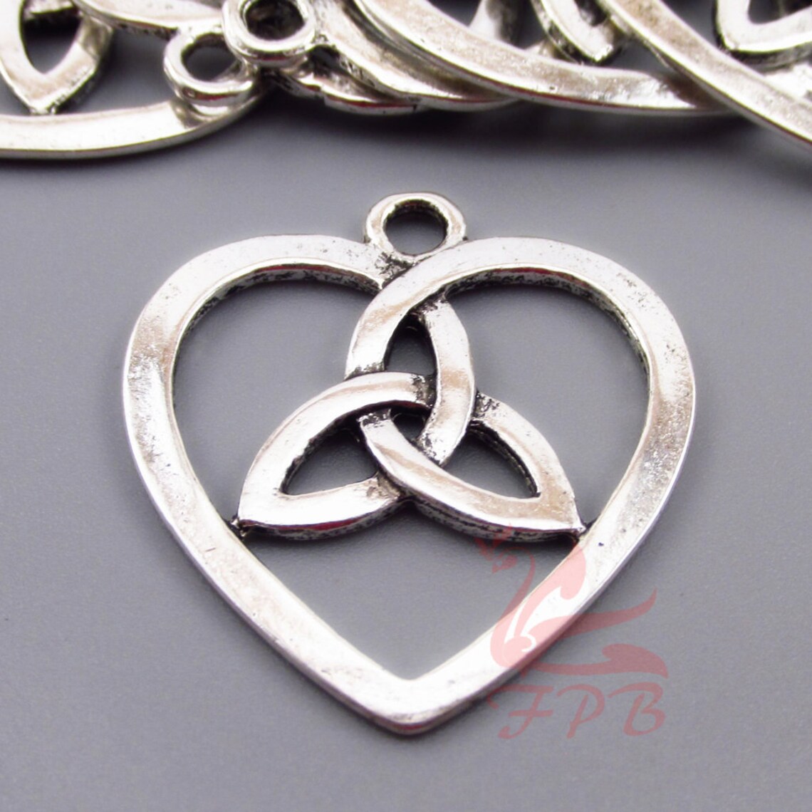 2 Celtic Trinity Knot Heart Charms 30mm Wholesale Silver - Etsy