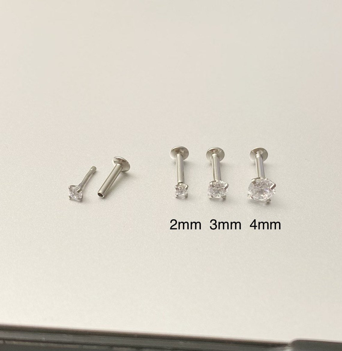 20G Push in Labret 2mm/3mm/4mm CZ Prong Set Silver Labret - Etsy