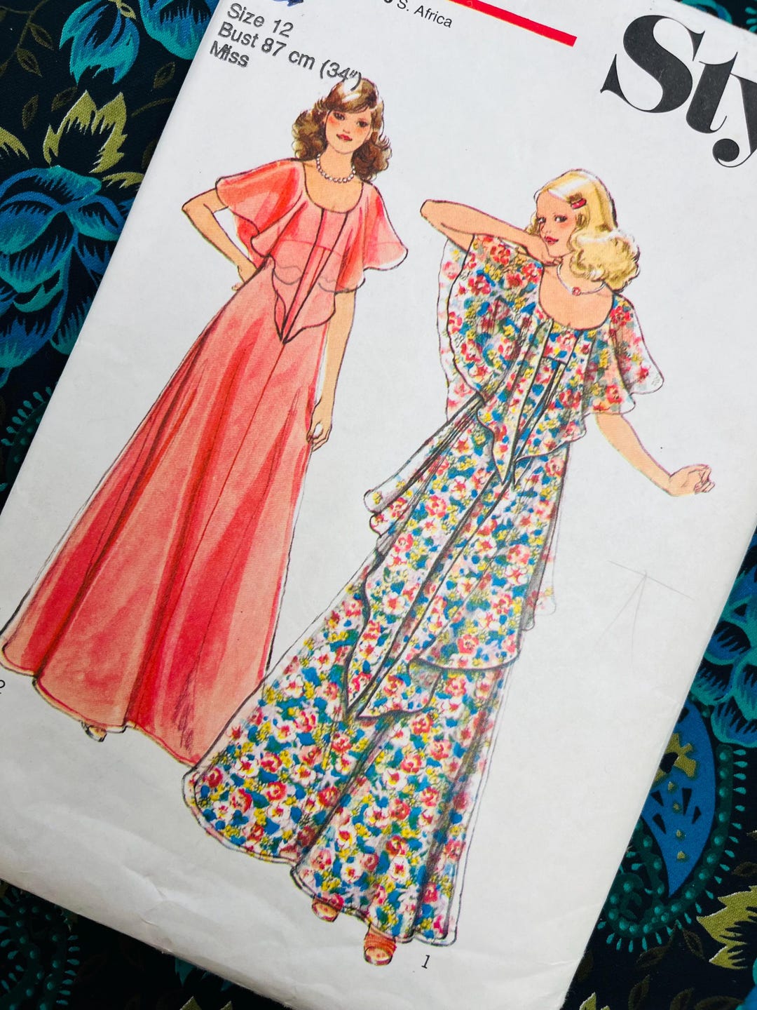 Bust 34" Vintage 70s Style Sewing Pattern 1734, Ladies Dress With ...