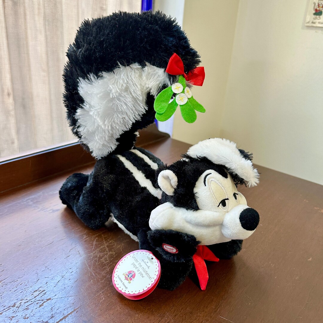 Vintage "under the Mistletoe" Pepe Le Pew. Animated Talking Plush Toy ...