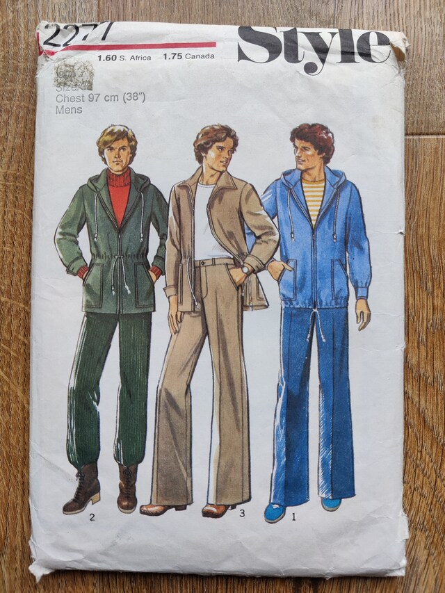 RetroClaude - Etsy UK