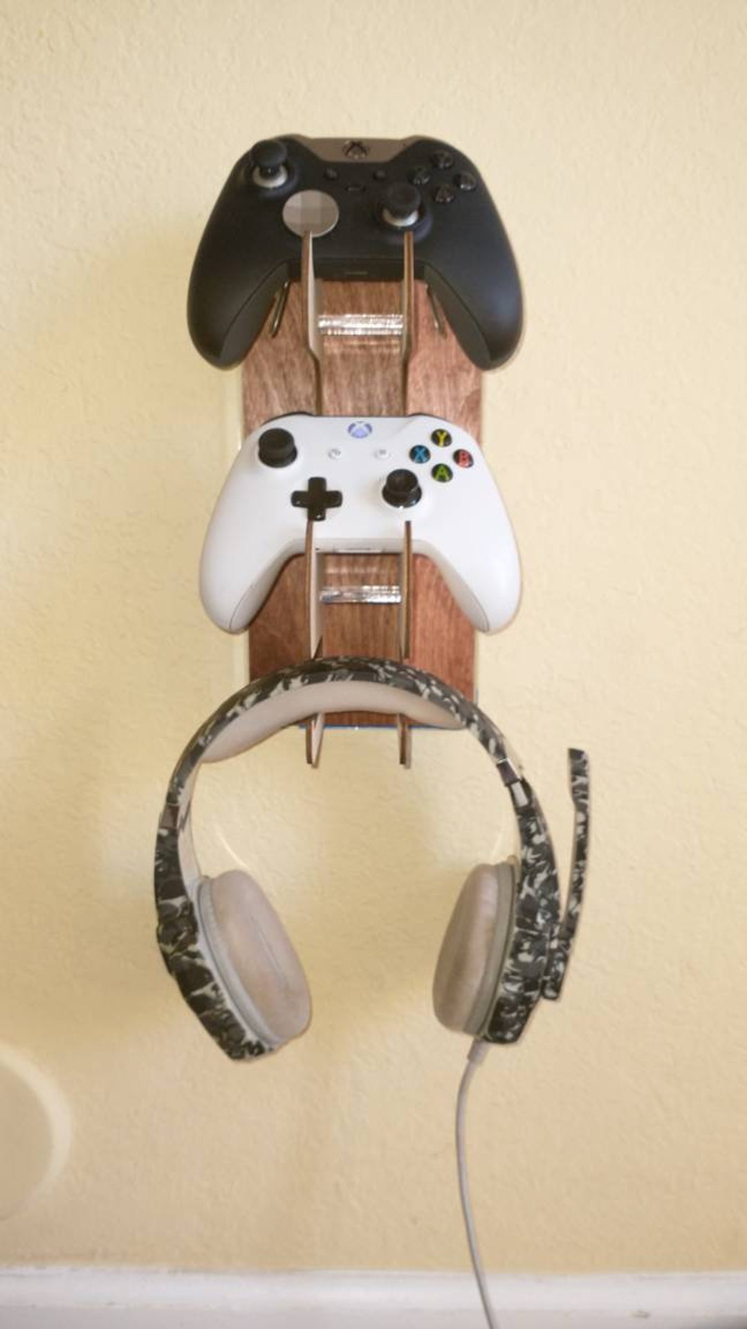 Xbox/ PS5 Wall Mount Gaming Controller & Headset Stand Wall Mount ...