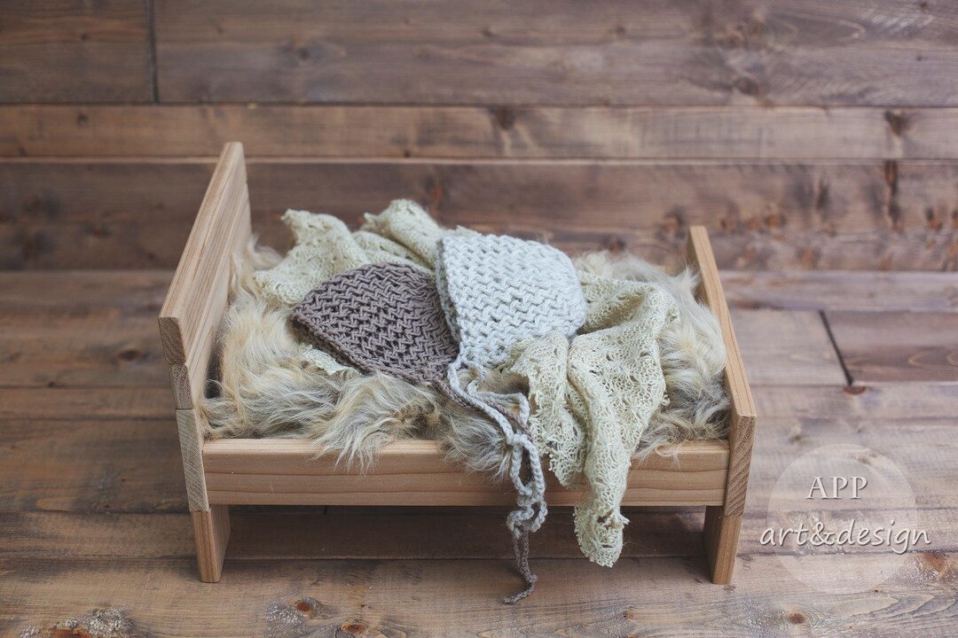 5 PC SET , Cedar Wood Bed, 16x11, Fur, Layer, 2 Bonnets, Size Newborn ...
