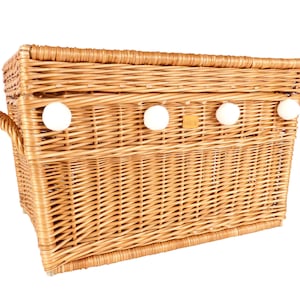 Wiklibox Wicker Chest in NATURAL Color With Acrylic Pom Poms. Many ...