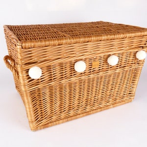 Wiklibox Wicker Chest in NATURAL Color With Acrylic Pom Poms. Many ...