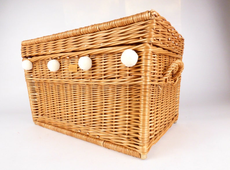 Wiklibox Wicker Chest in NATURAL Color With Acrylic Pom Poms. Many ...