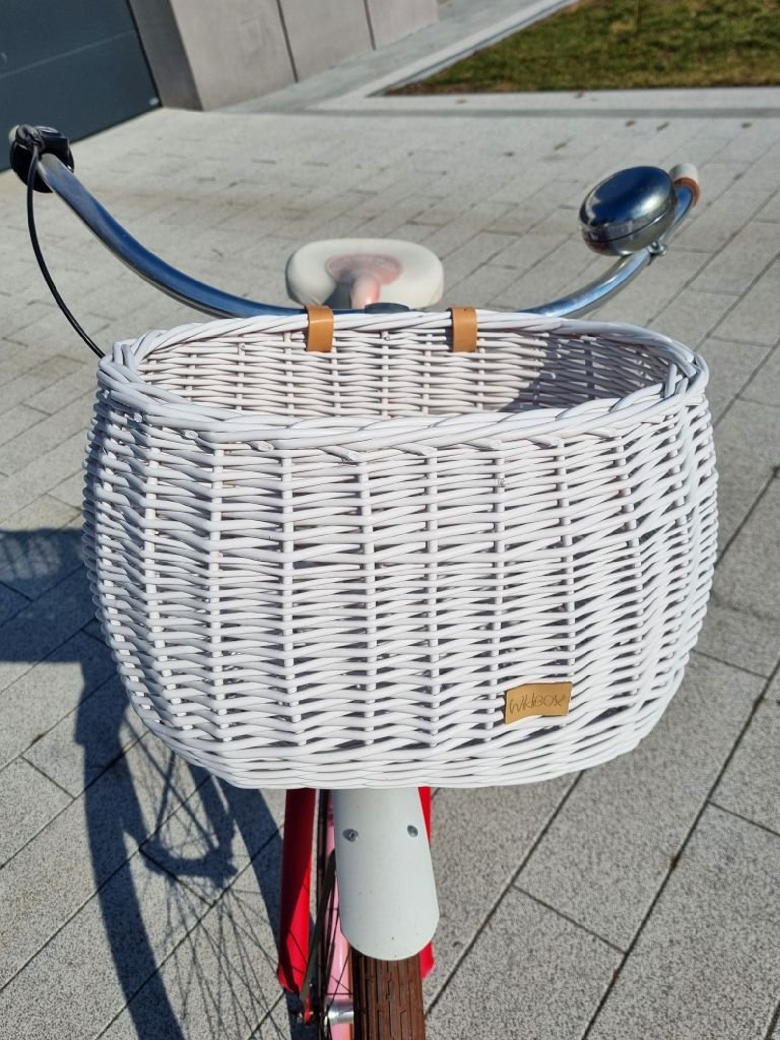 Wiklibox Wicker Bike Basket DUMPY in WHITE Color Mounted on - Etsy