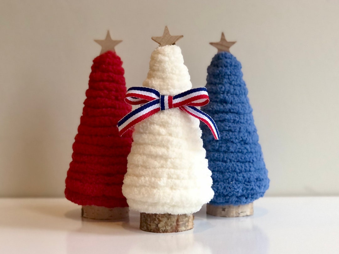 Patriotic Yarn Tree - Farmhouse Home Decor; Rustic Mantle Decor; Coffee ...