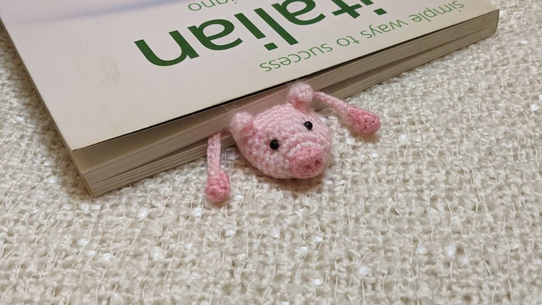 Squeezed Piglet Bookmark, Pig Lover Keen Reader Teacher Assistant Gift ...
