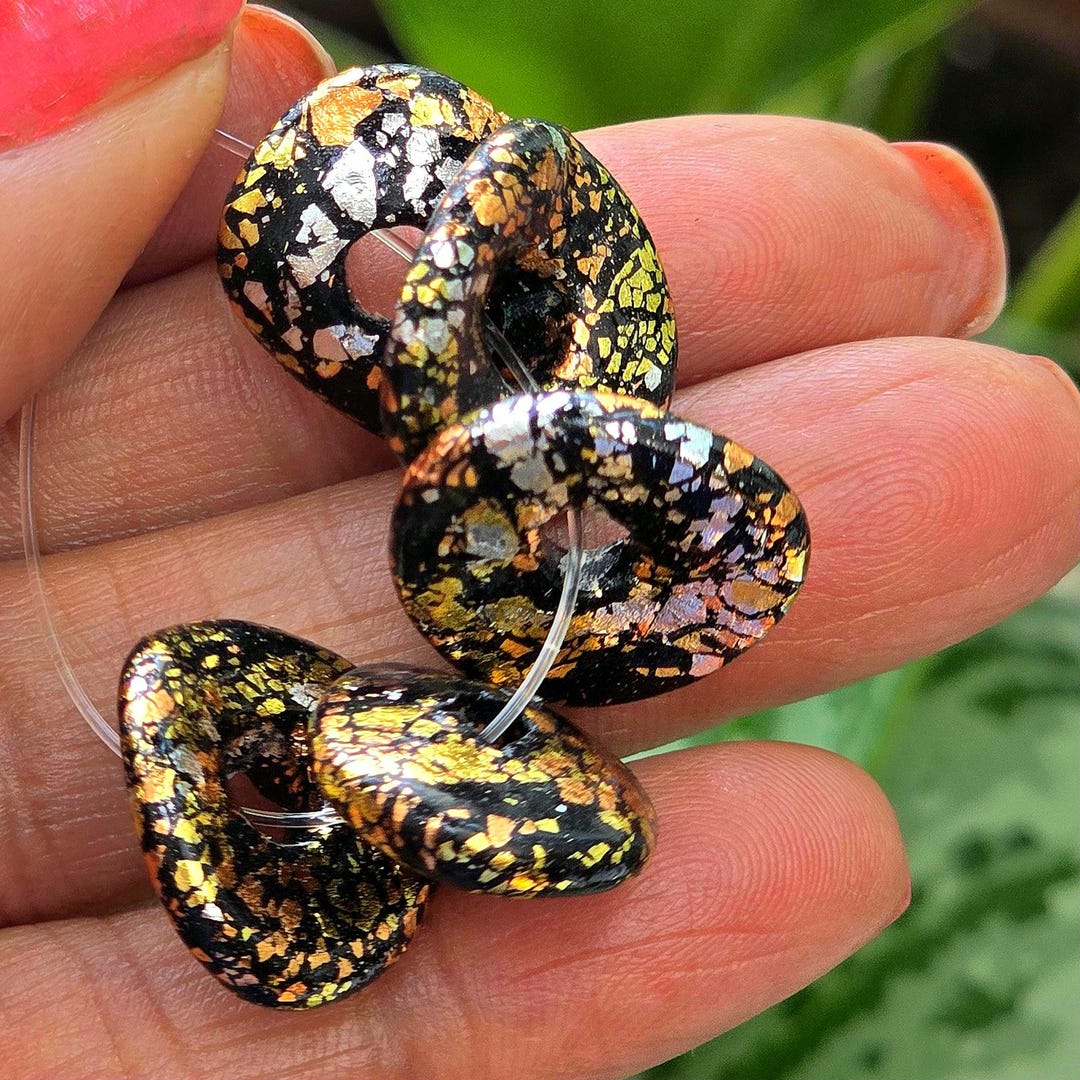 Handmade Wavy Cornflake Disc Beads With Metallic Foil | Black & Gold ...