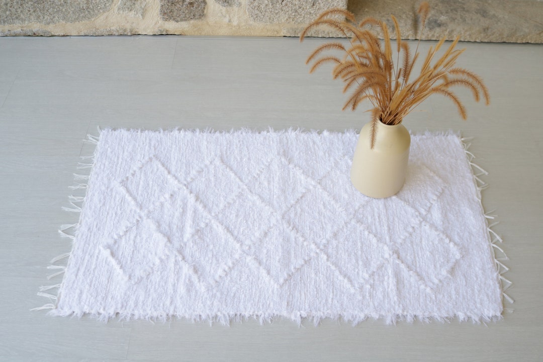 Small White Rug, White Design Geometric, Unique Rug, Bathroom Rug ...