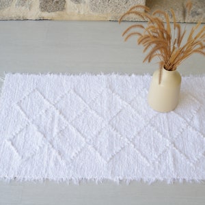 Small White Rug, White Design Geometric, Unique Rug, Bathroom Rug ...