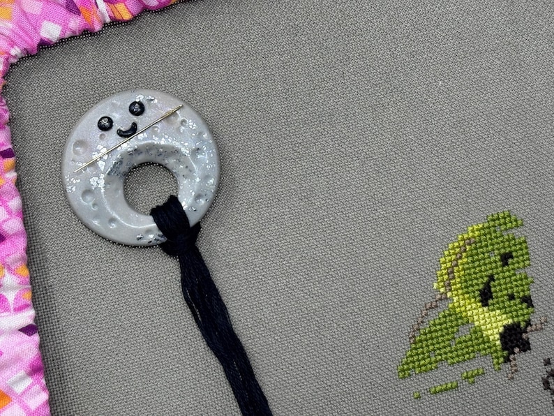 Moon Magnetic Magnetic Floss Drop & Needle Minder - Handmade Clay - Etsy
