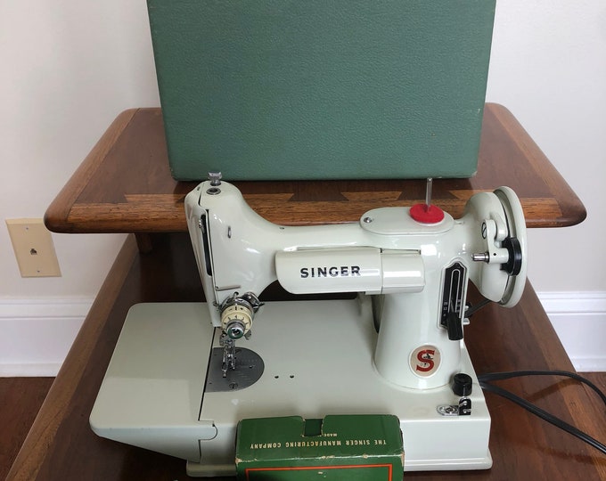 1964 White Singer Featherweight 221 221k Sewing Machine Beautiful! - Etsy