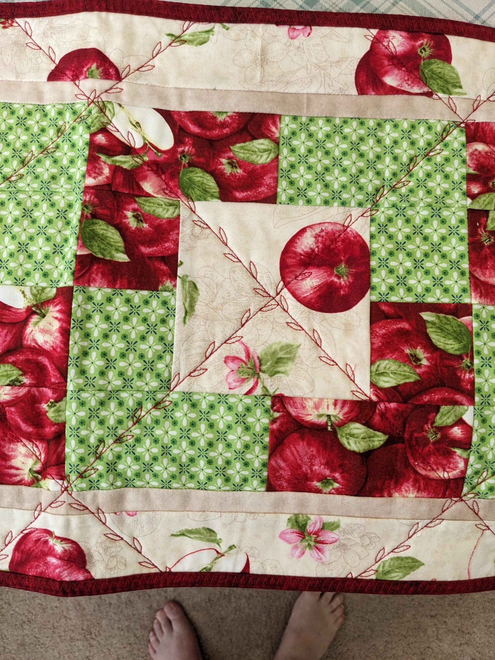 Apple Table Runner - Etsy
