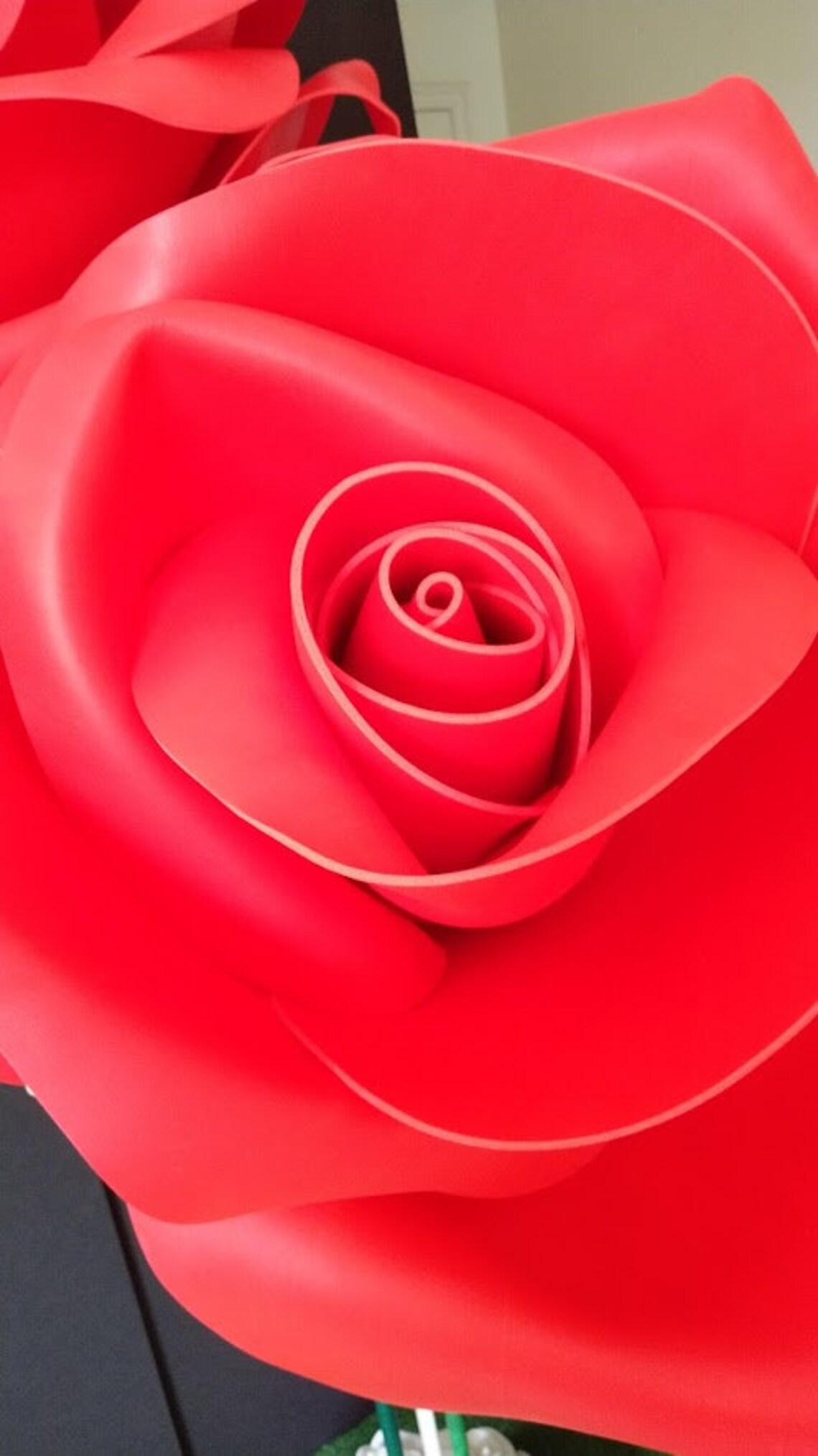 Giant Self-standing Bright Red Roses / Props for Photo Shoots / Luxury ...