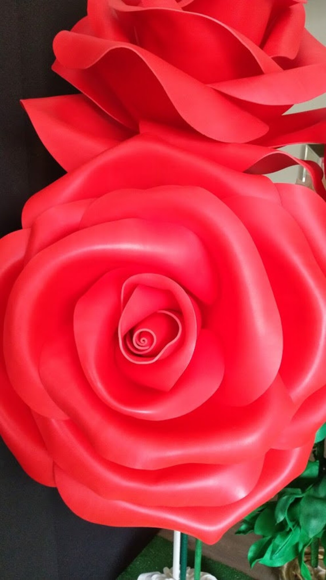 Giant Self-standing Bright Red Roses / Props for Photo Shoots / Luxury ...