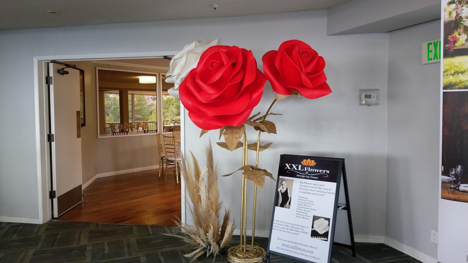 Giant Self-standing Bright Red Roses / Props for Photo Shoots / Luxury ...