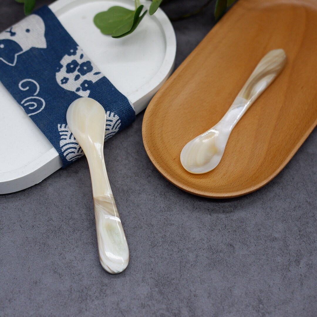 Mother of Pearl Caviar Spoon, Shell Utensil Oyster Caviar Spoon, Black ...