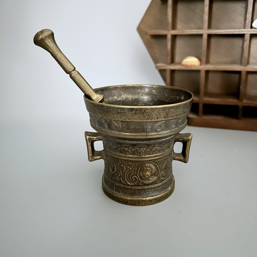 Brass Mortar and Pestle Richard Startyn 1623 Vintage - Pharmacy Mortar ...