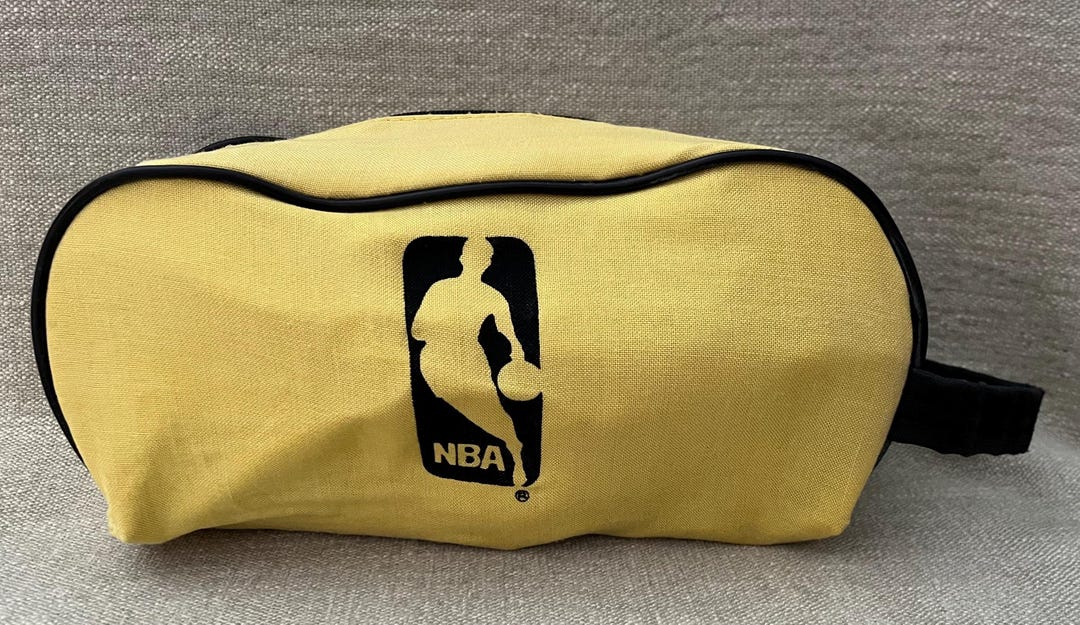 Vtg Seattle Supersonics Nike Schick Collaboration Mens Zip Toiletries ...