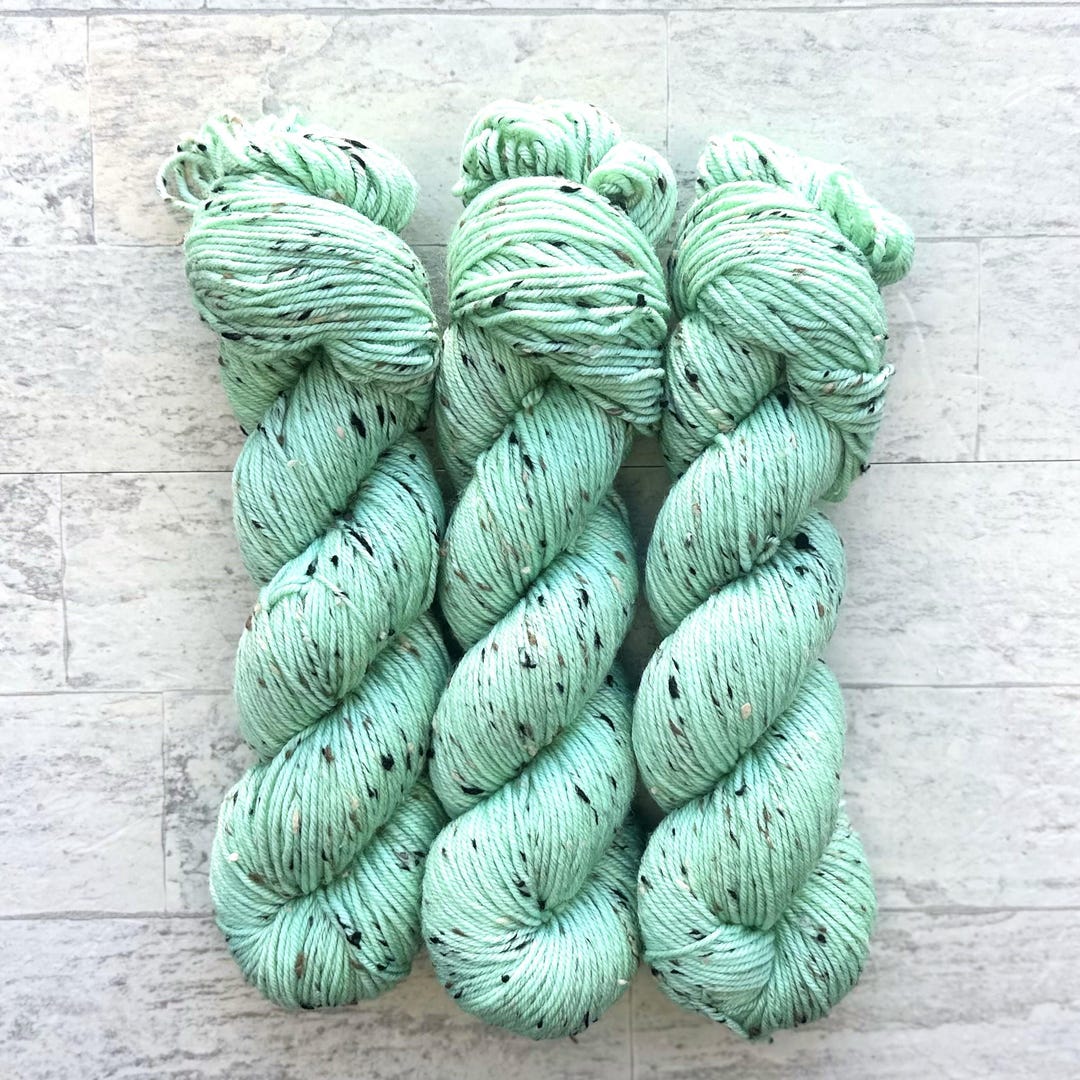 Donegal Nep Hand Dyed Yarn - Semi-solid Superwash Merino/tweed - DK ...