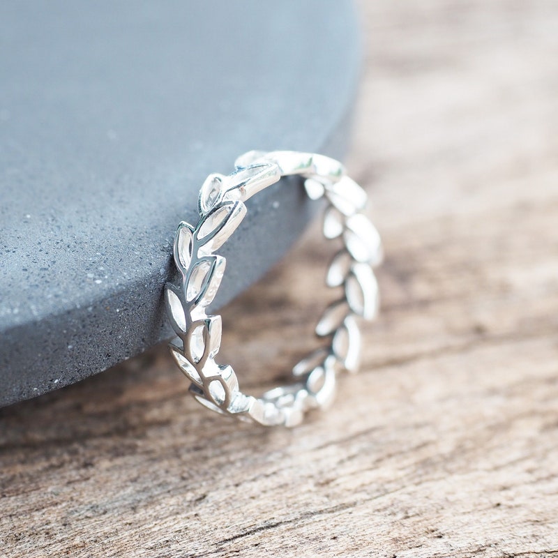 Laurel Leaf Ring - Etsy