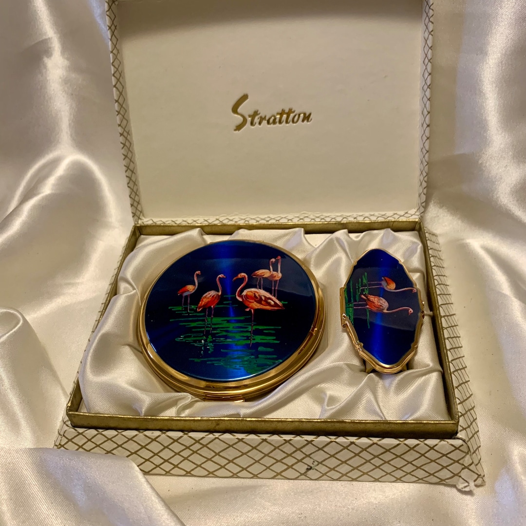 Vintage Stratton Flamingo Compact Set. Pink Flamingos on Blue ...
