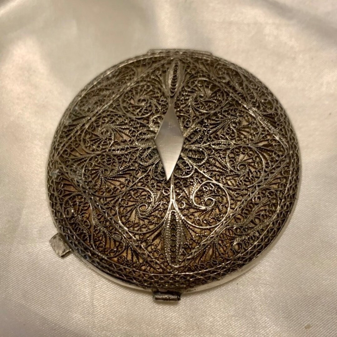 Vintage Karimnagar Indian Filigree White Metal Loose Powder Compact ...
