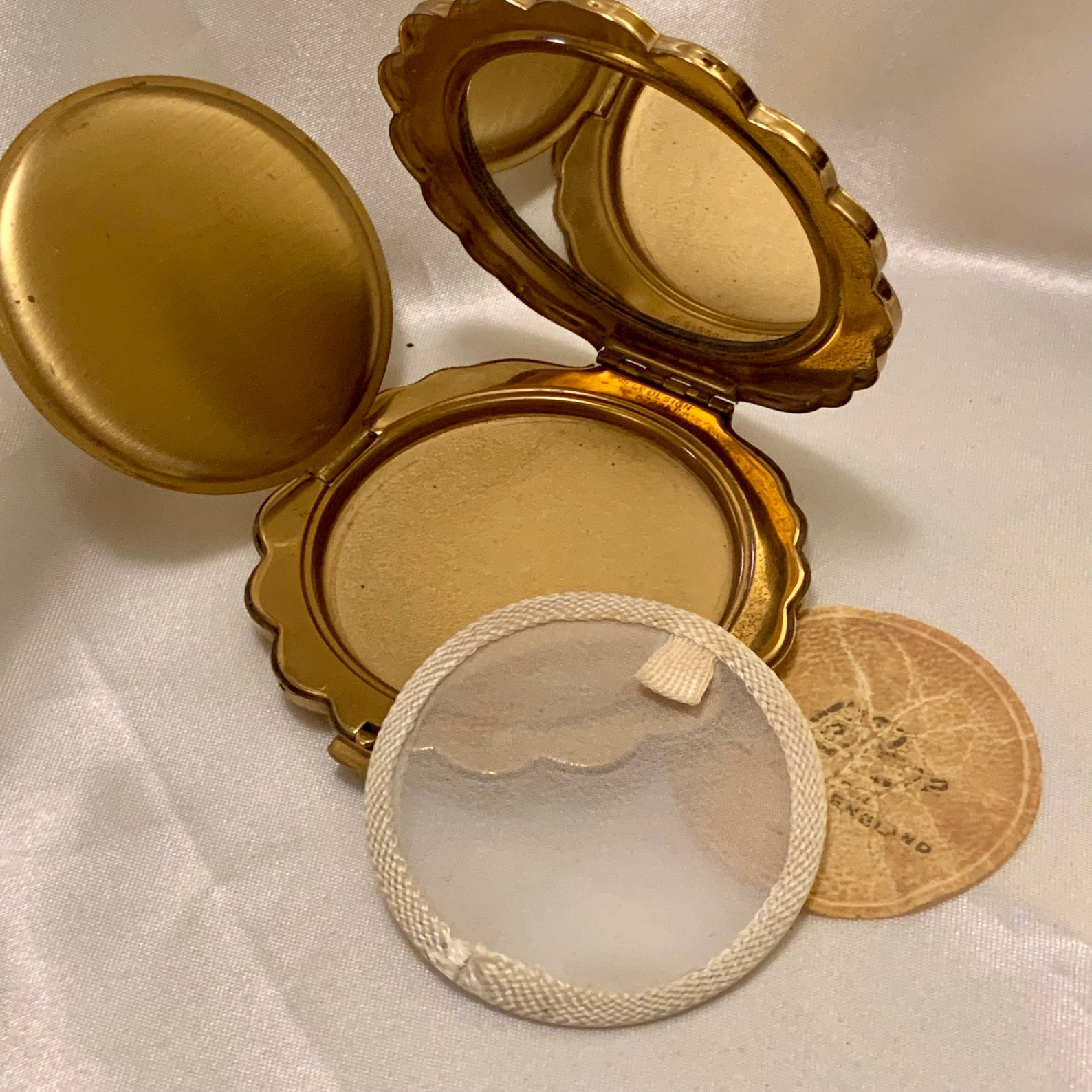 Stunning Le Rage Clam Shell Loose Powder Compact With Sifter - Etsy