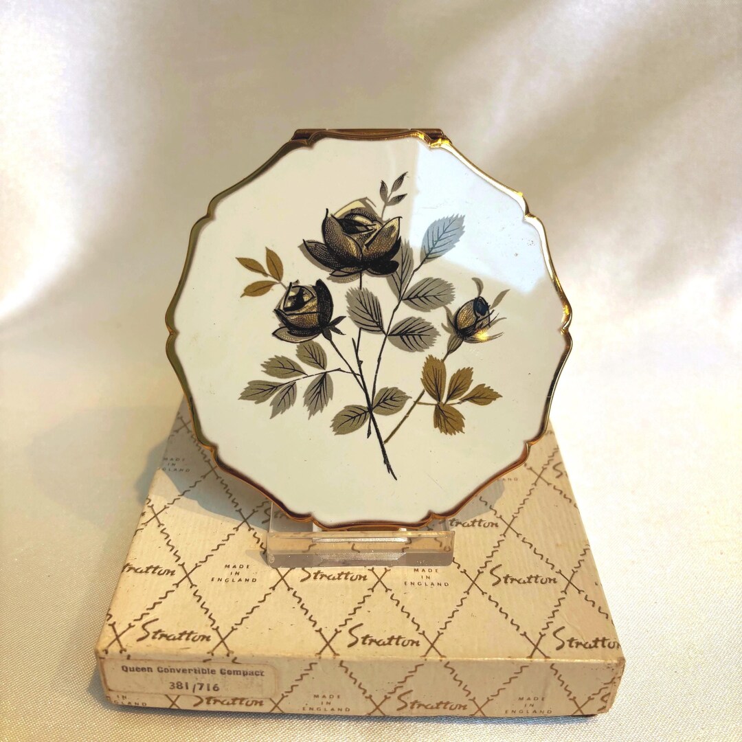 Vintage Stratton Queen Convertible Compact. Mid Century Grey Flower ...