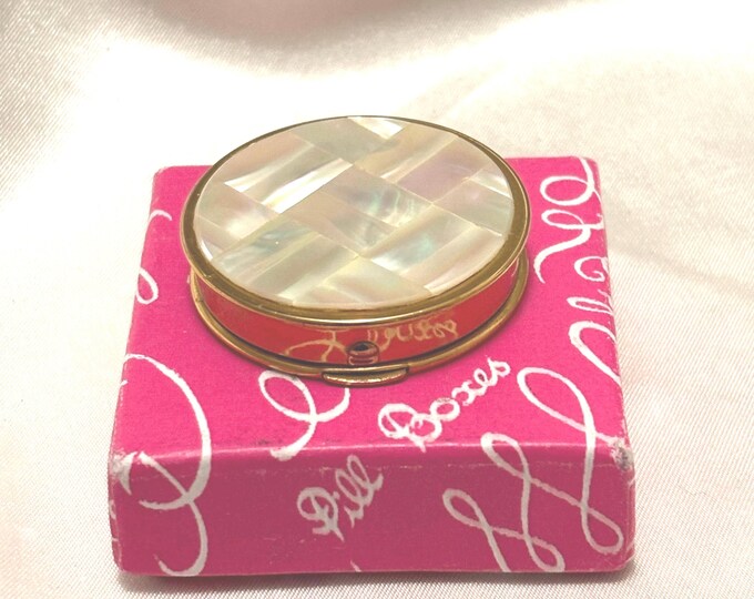 Vintage Kigu Mother of Pearl Pill Box. Unused and Boxed. 1960s - Etsy