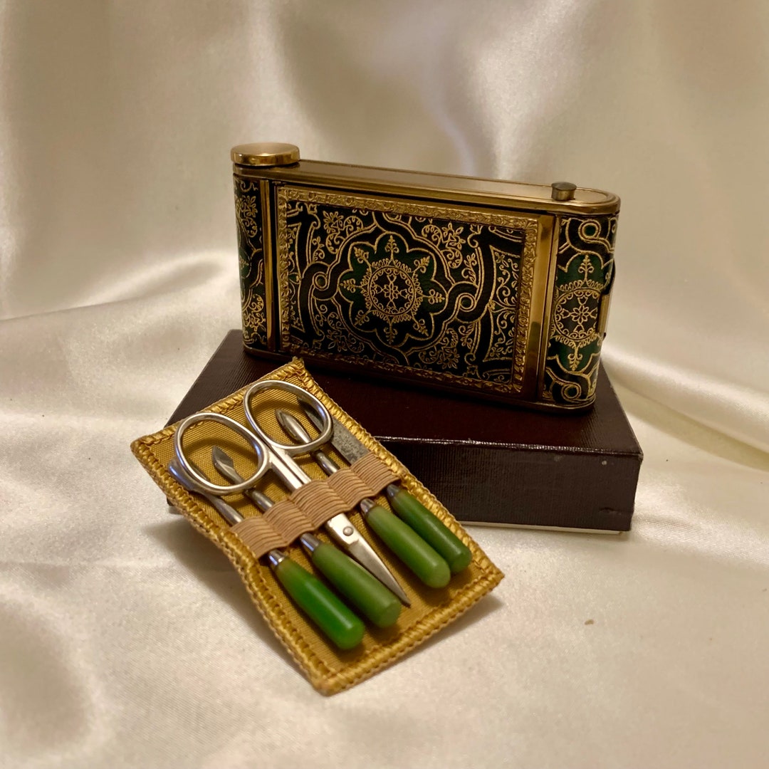 Vintage Kamra or Camera Powder Compact, Lipstick and Manicure Set ...