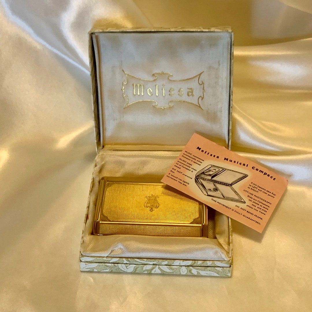 Vintage Melissa Musical Powder Compact With Photo Frame. Embossed in ...