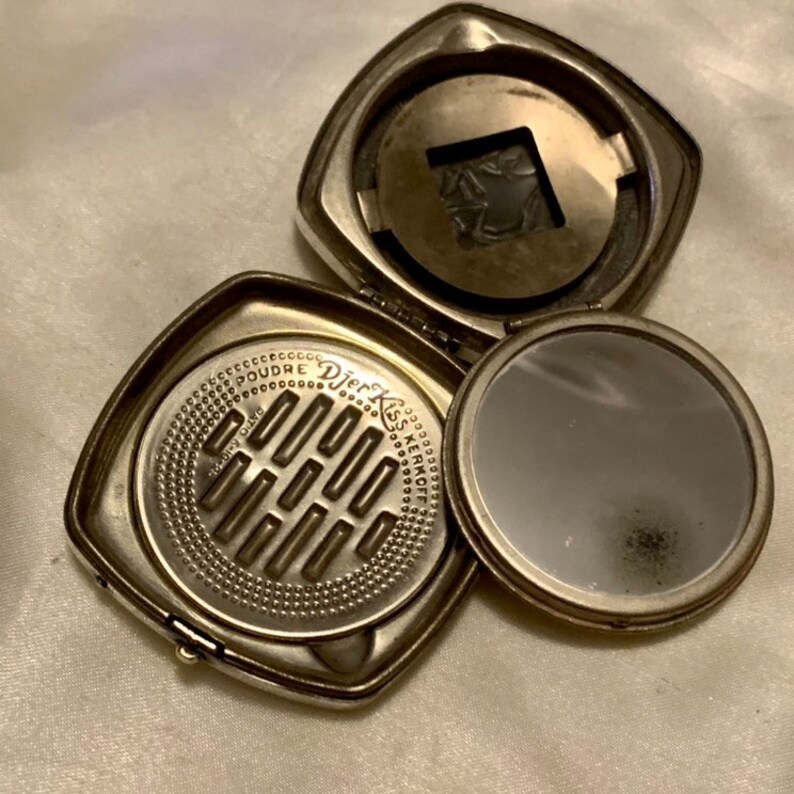 Vintage Djer-kiss Kissing Fairies Compact. Art Nouveau Silver Plated ...