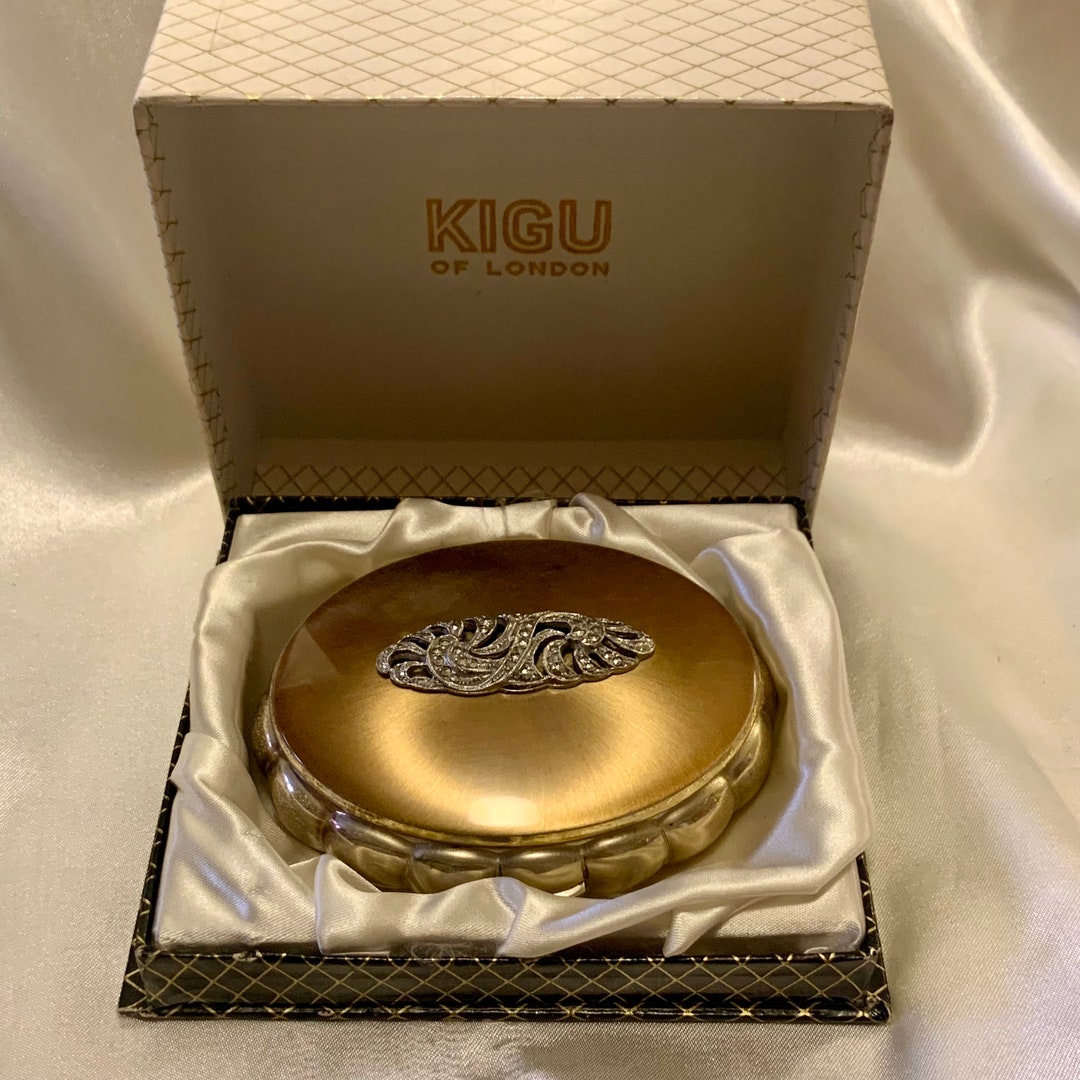 Vintage Kigu Concerto Musical Compact. Champagne Enamel and Marcasite ...