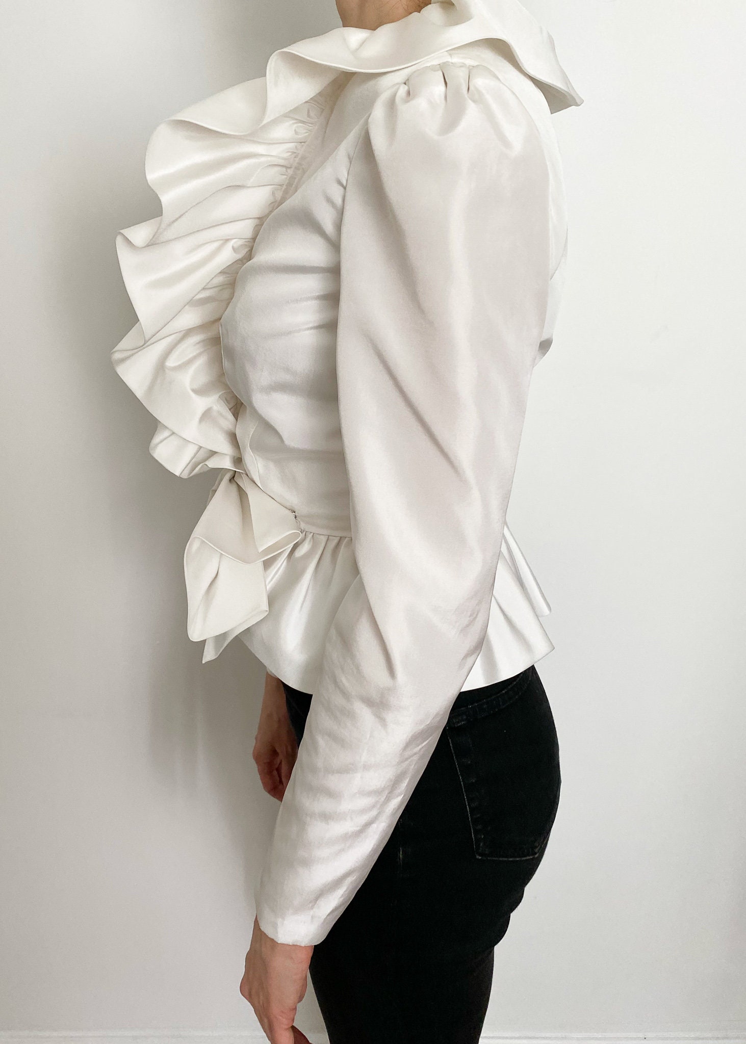 White Vintage Ruffle Collar Blouse With Peplum Waist And Bow Etsy
