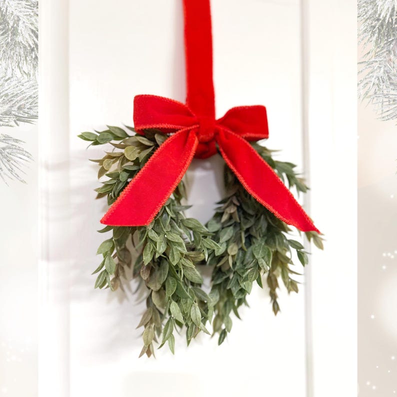 Mini Christmas Wreath | Small Cascading Holiday Greenery Wreaths ...