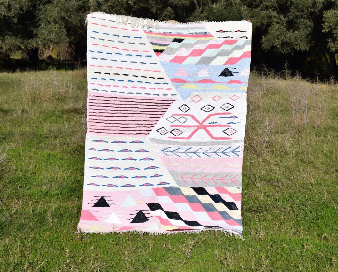 Moroccan Furniture Embroidered Carpet Berber Handmade Home Decor Design ...