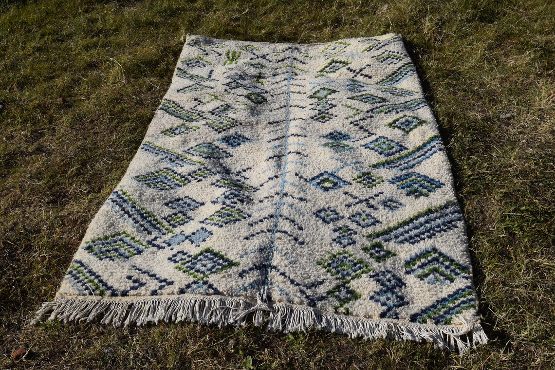 Handmade design carpet Embroidered carpet Home decor Furniture | Etsy