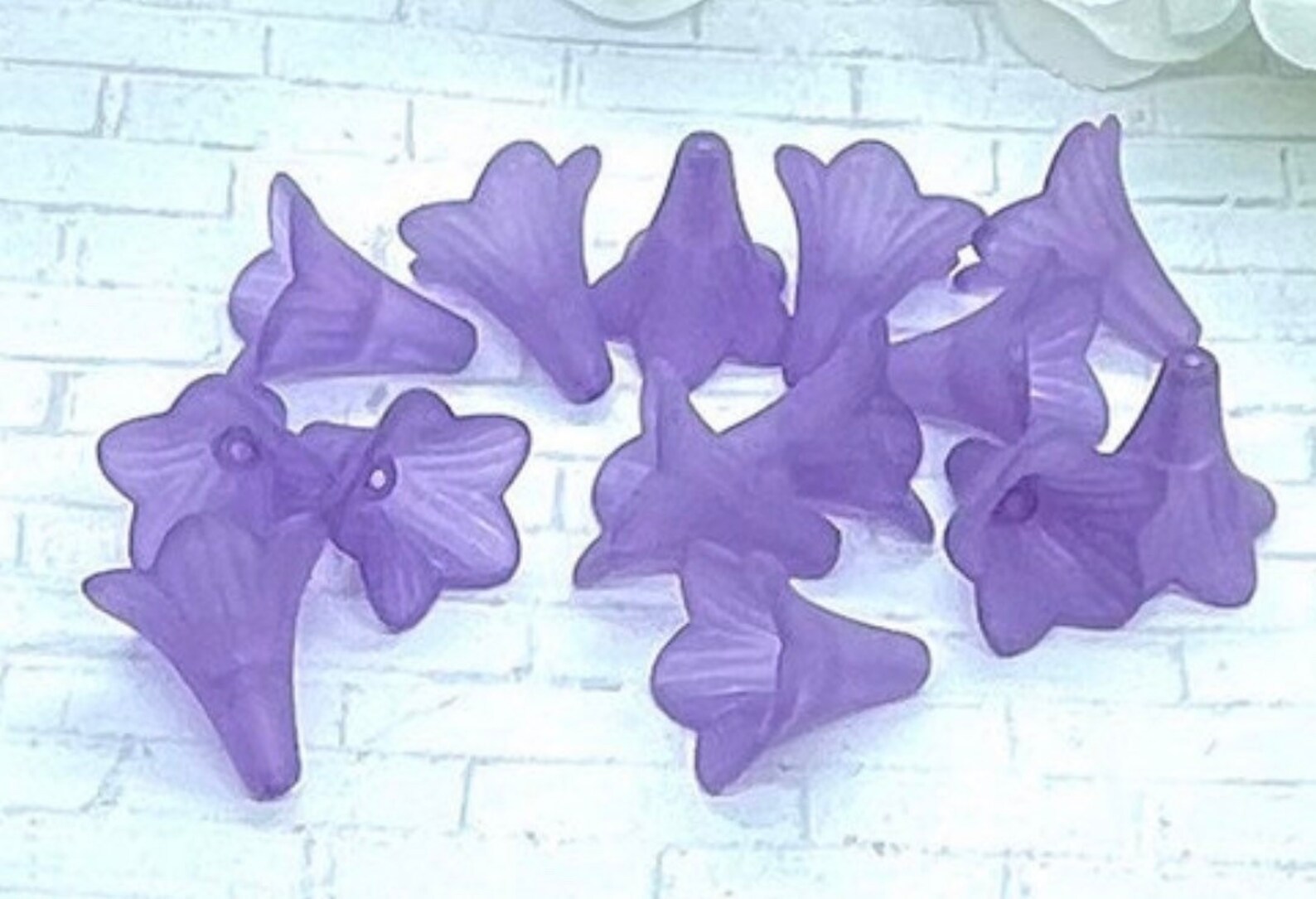 Lucite Trumpet Flower Beads Trumpets 22mm X 22mm - Etsy