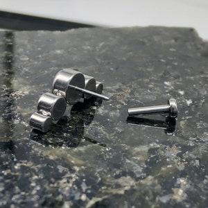 Titanium Threadless Push Fit Vitrail Medium Cluster Labret Earring ...