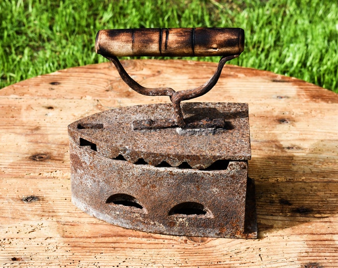 Old Antique Primitive Hand Coal Iron for Clothes, Antique Iron ...