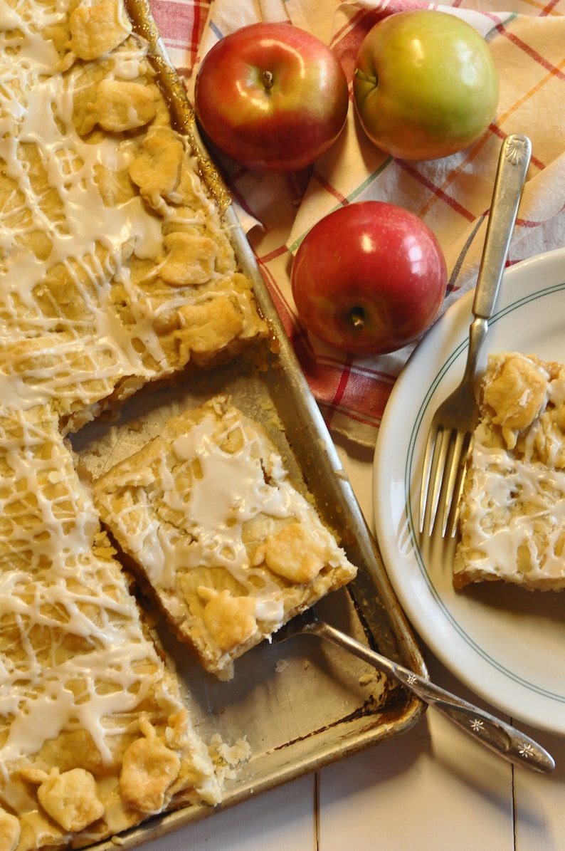 Apple Squares for a Crowd Recipe, Apple Squares Recipe, Apple Pie ...