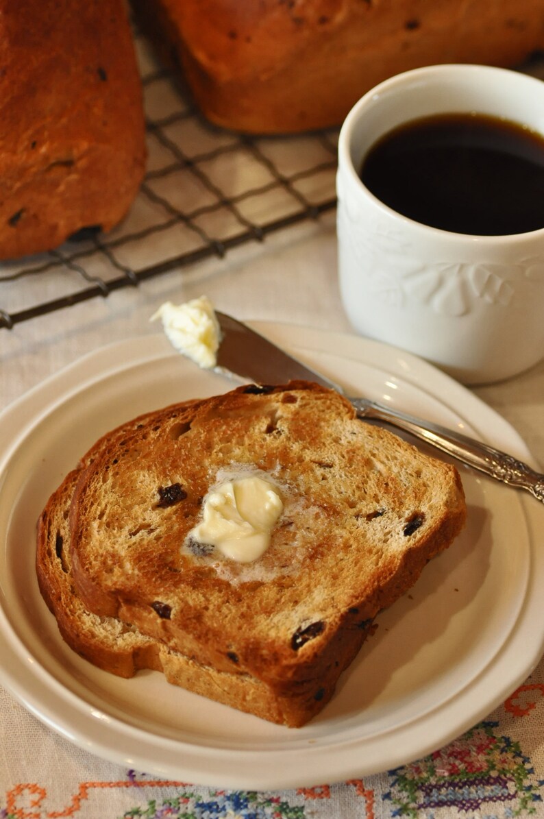 Breakfast Raisin Bread Recipe, Raisin Bread Recipe, Bread Recipes ...