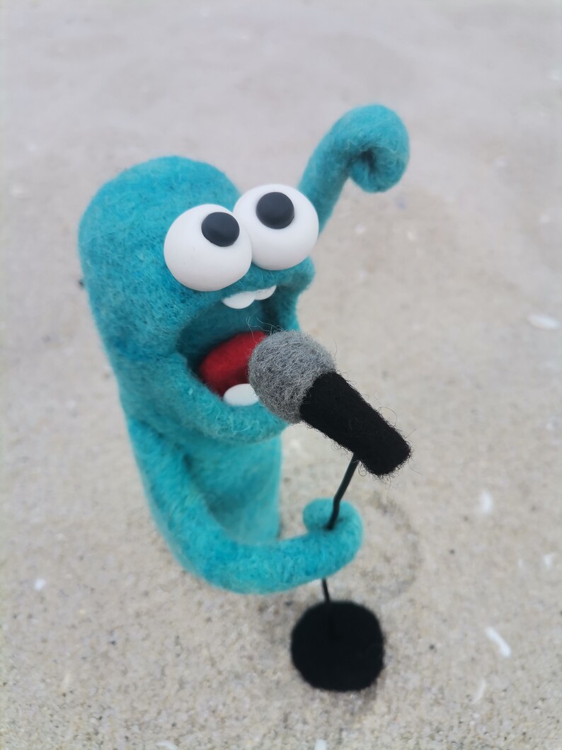 Needle Felted Singer With Standing Microphone, Wool Singer Figurine ...